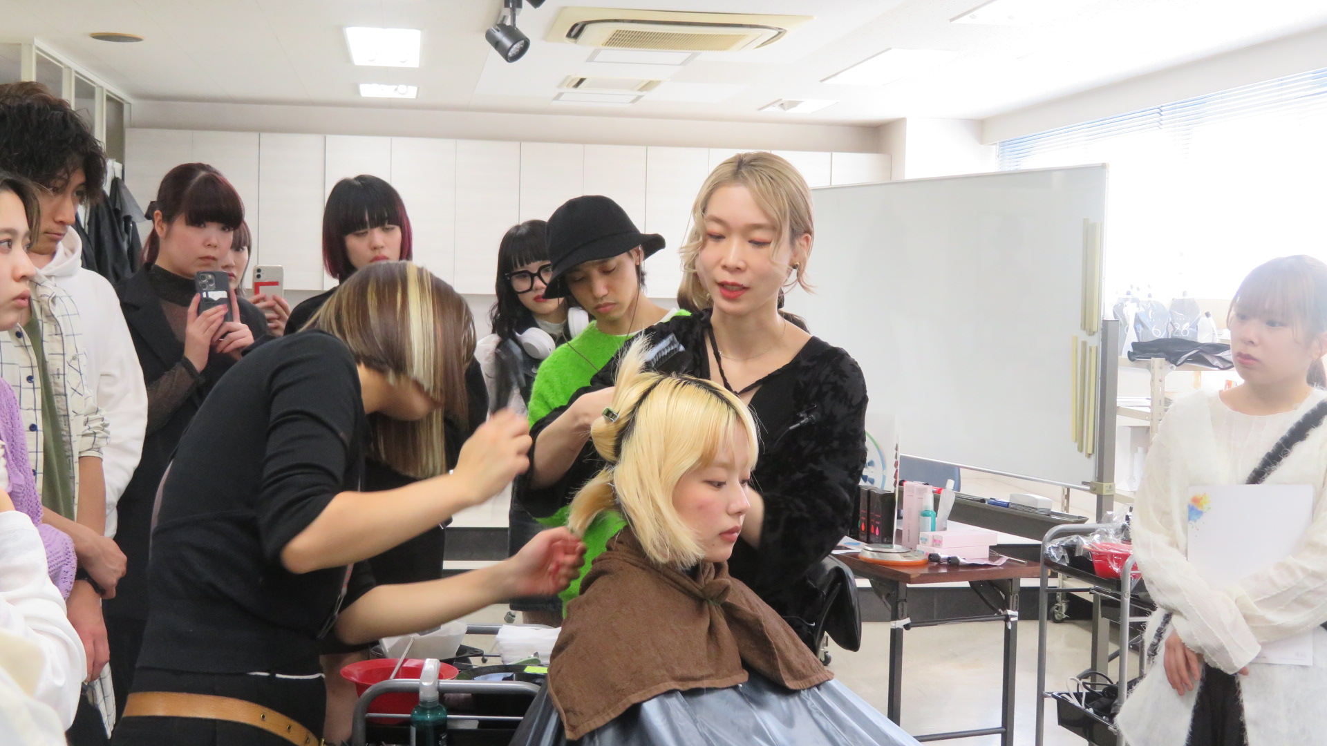 （株）アリミノ／「DaB COLOR LAB～カラーデザインのセンスを学ぶ～」を開いた - 美容文化社